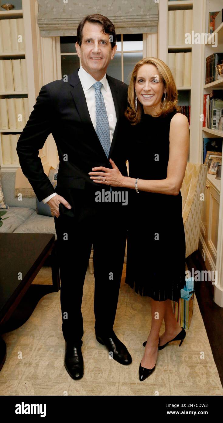 IMAGE DISTRIBUTED FOR KAREN FINERMAN - Karen Finerman and her husband ...