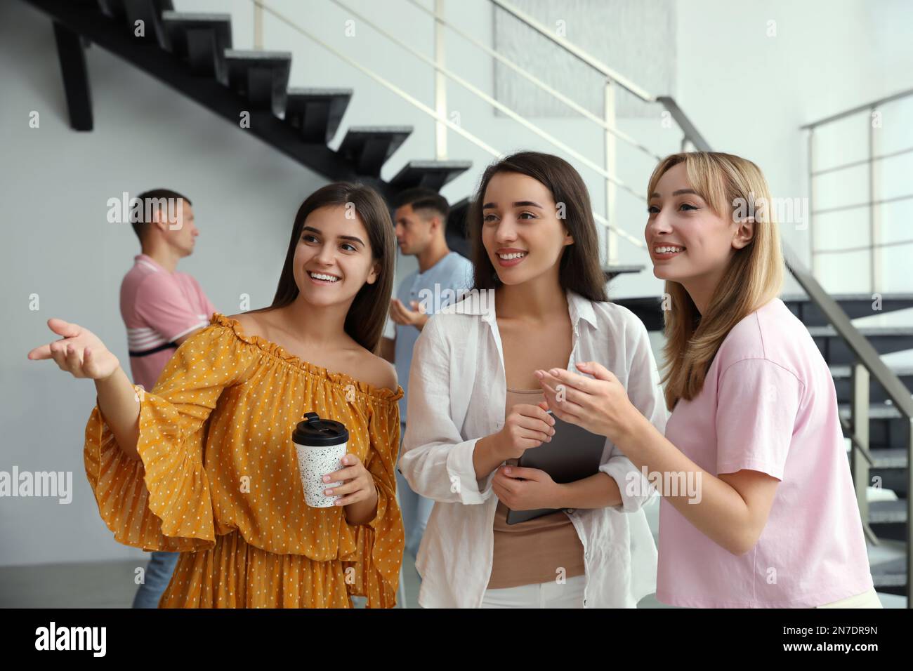 Women conversation gesturing hi-res stock photography and images - Alamy