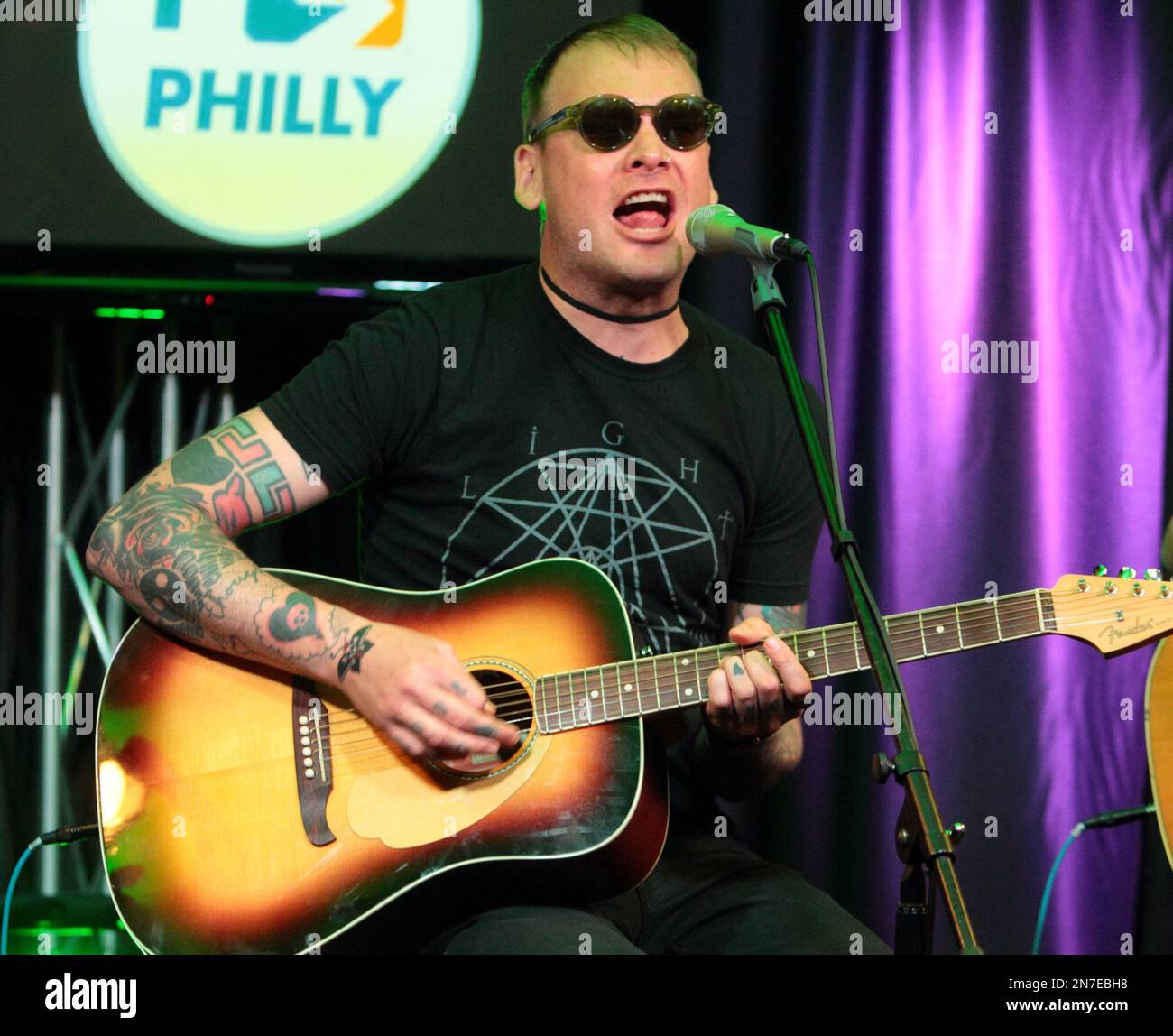 Matt Skiba of the punk-rock band Alkaline Trio visits Radio 104.5 ...