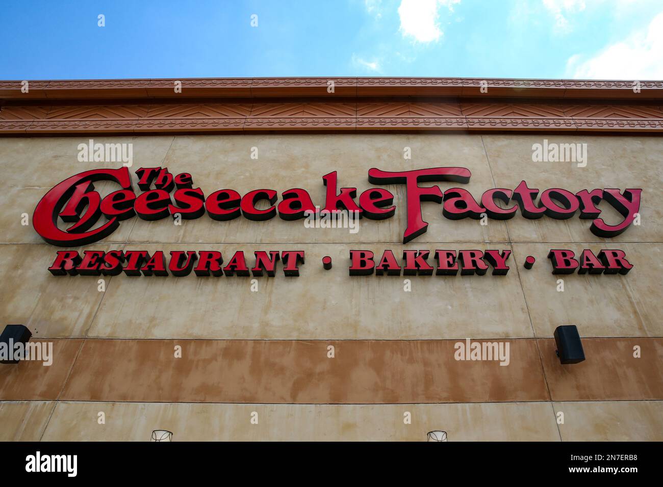 Cheesecake factory logo hi-res stock photography and images - Alamy