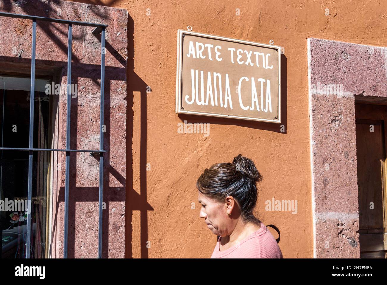 Arte textil juana cata hi-res stock photography and images - Alamy