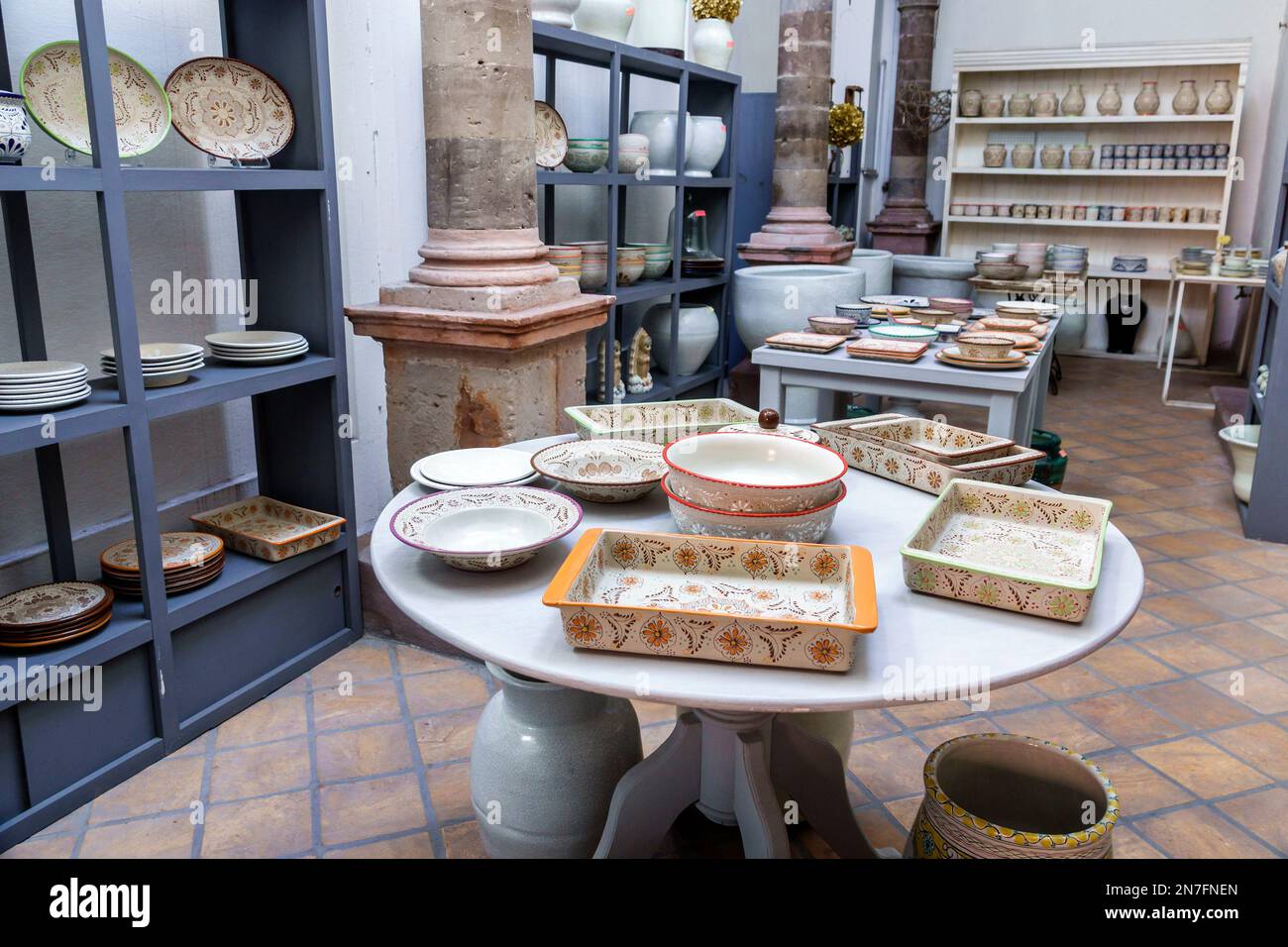 Mexican pottery bowls hi-res stock photography and images - Alamy