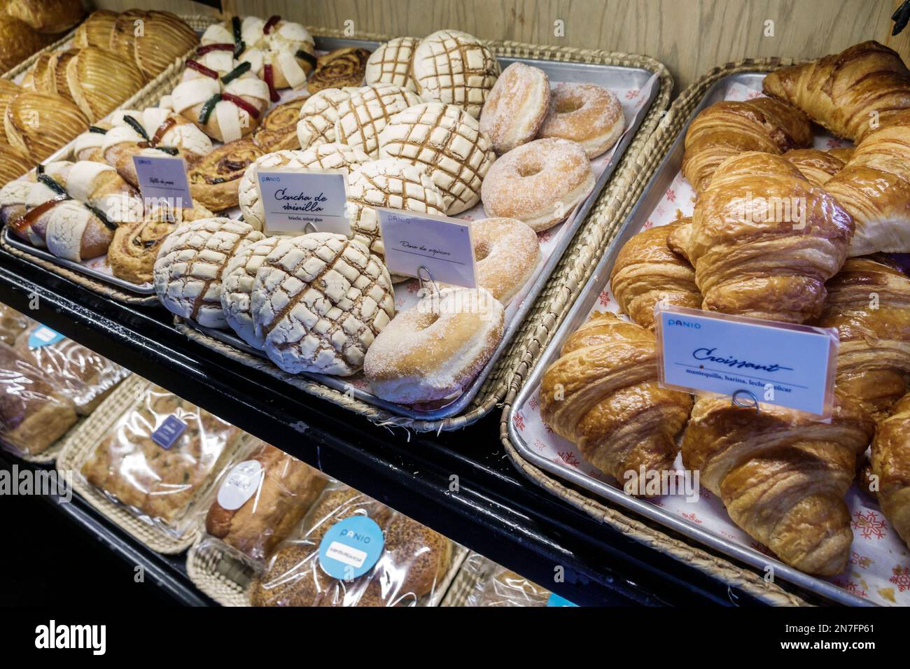Croissants buns conchas hi-res stock photography and images - Alamy