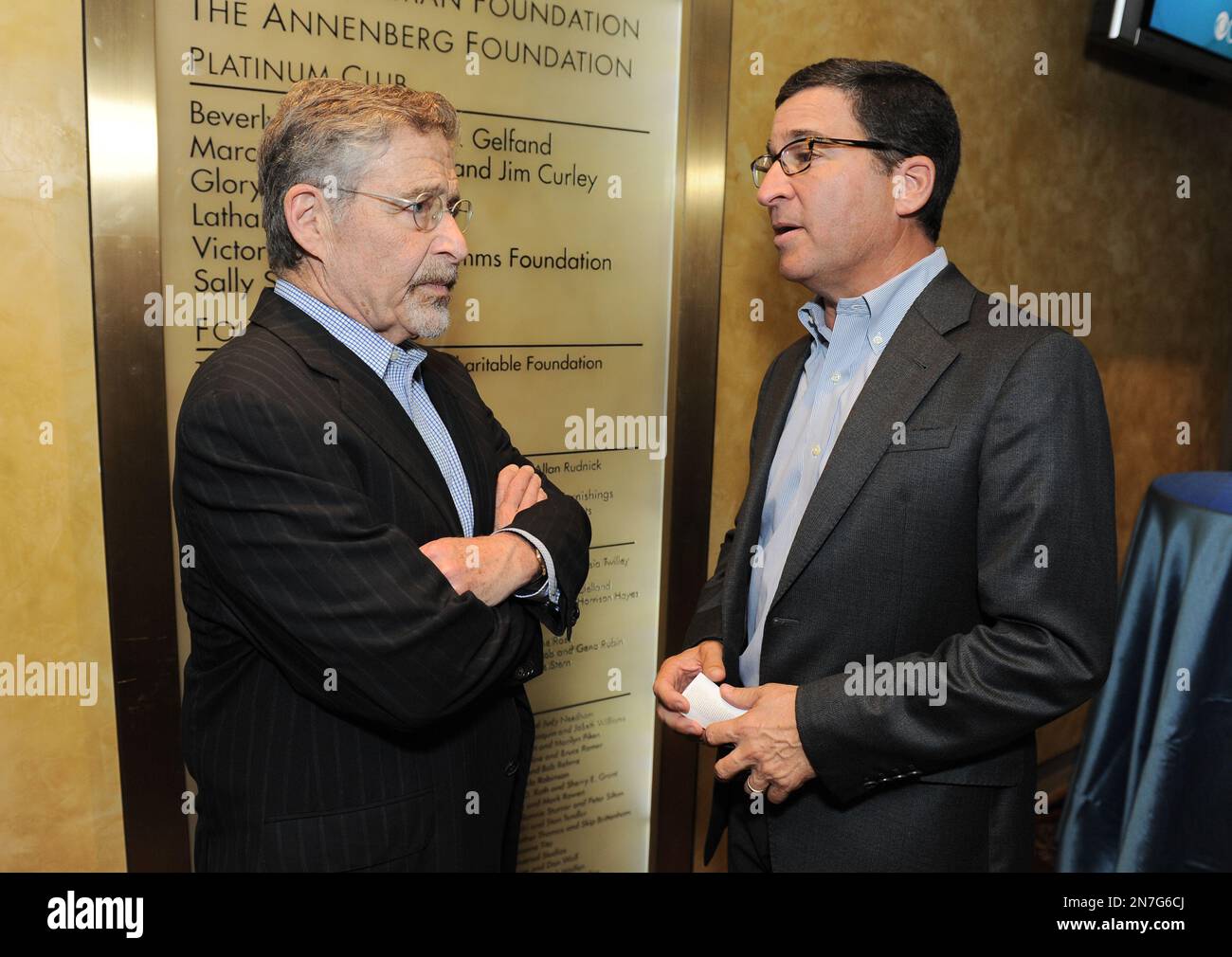 EXCLUSIVE CONTENT - Barry Meyer, chairman of Warner Bros., left, and ...
