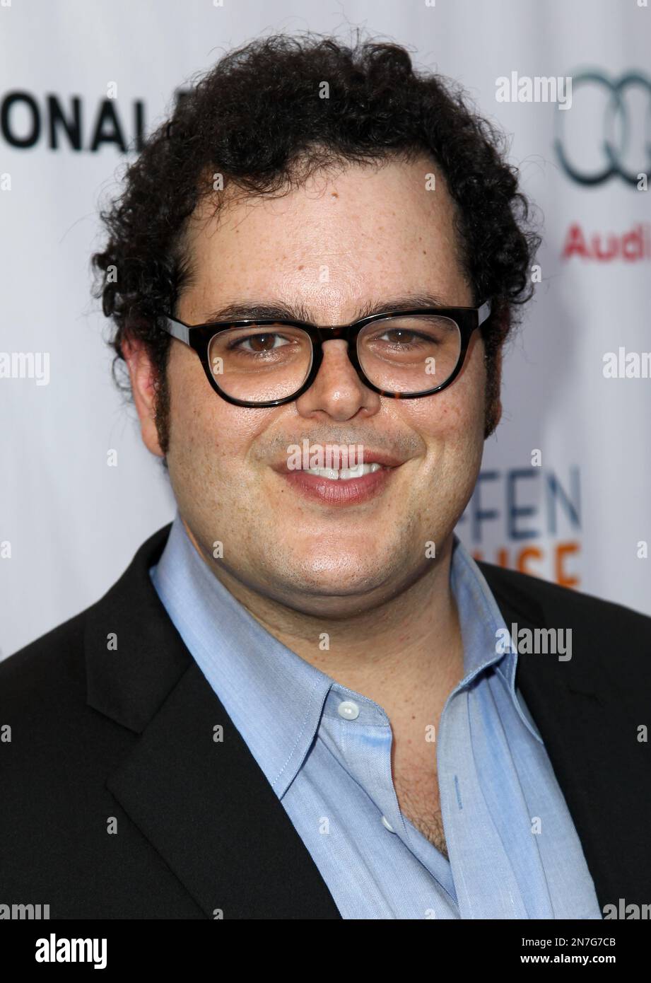 Josh Gad arrives at the Backstage at the Geffen gala at the Geffen ...