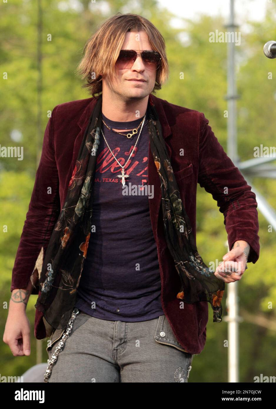 Austin Winkler of the rock band Hinder performs at Rockford Park on ...