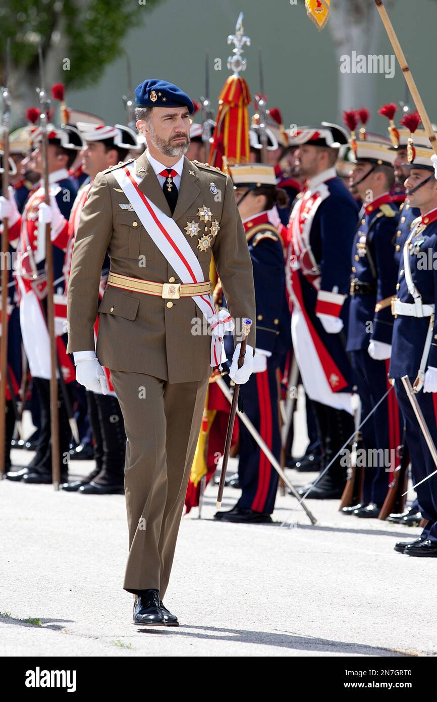Spain's Crown Prince Felipe inspects the Royal Guards during the ...