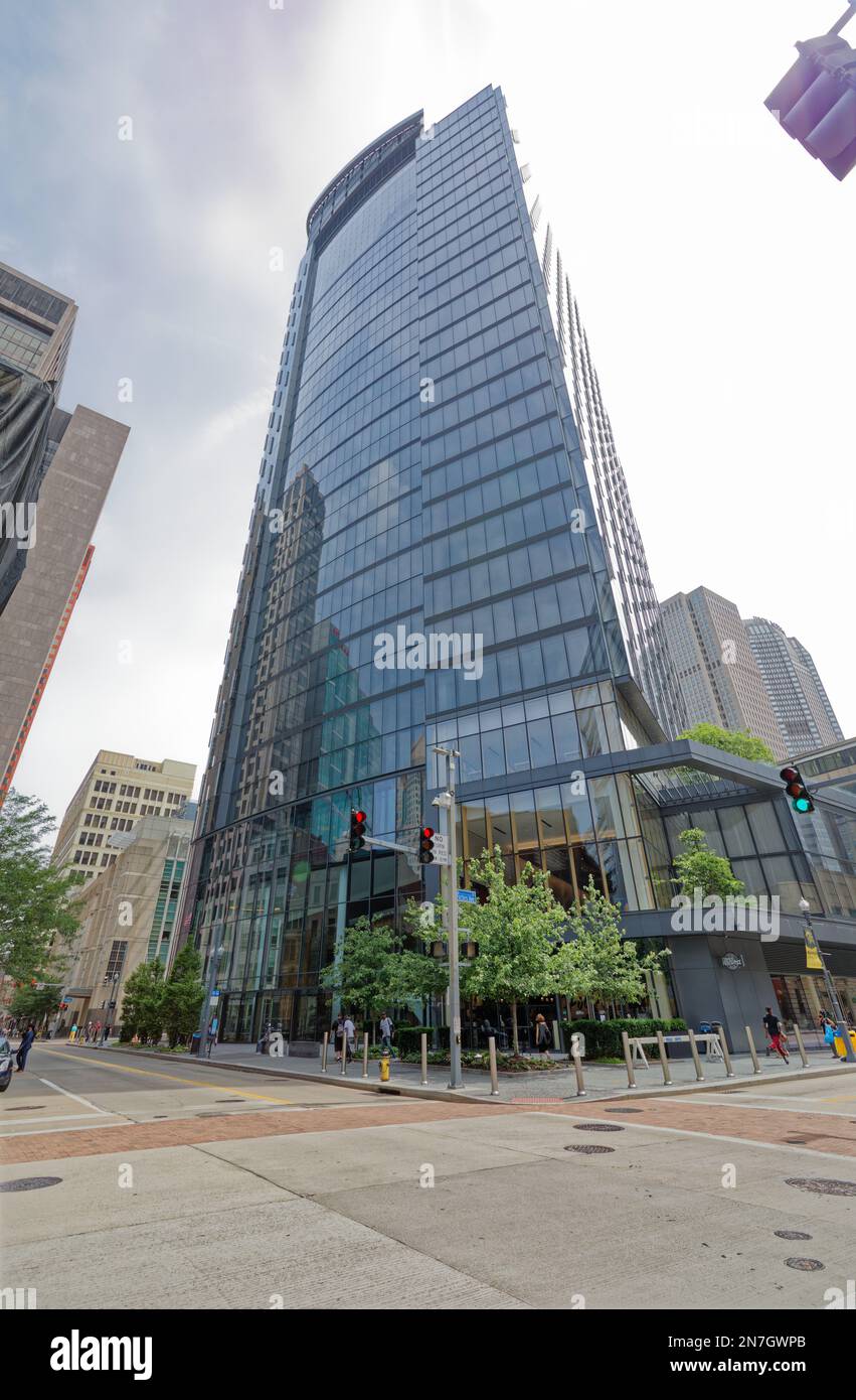 Pittsburgh Downtown: The Tower at PNC Plaza claims to be the world’s ...