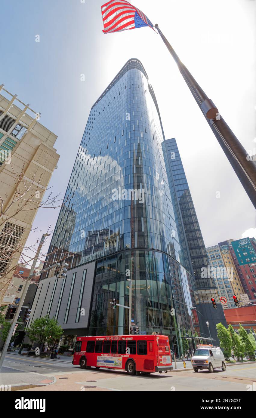 Pittsburgh Downtown: The Tower at PNC Plaza claims to be the world’s ...