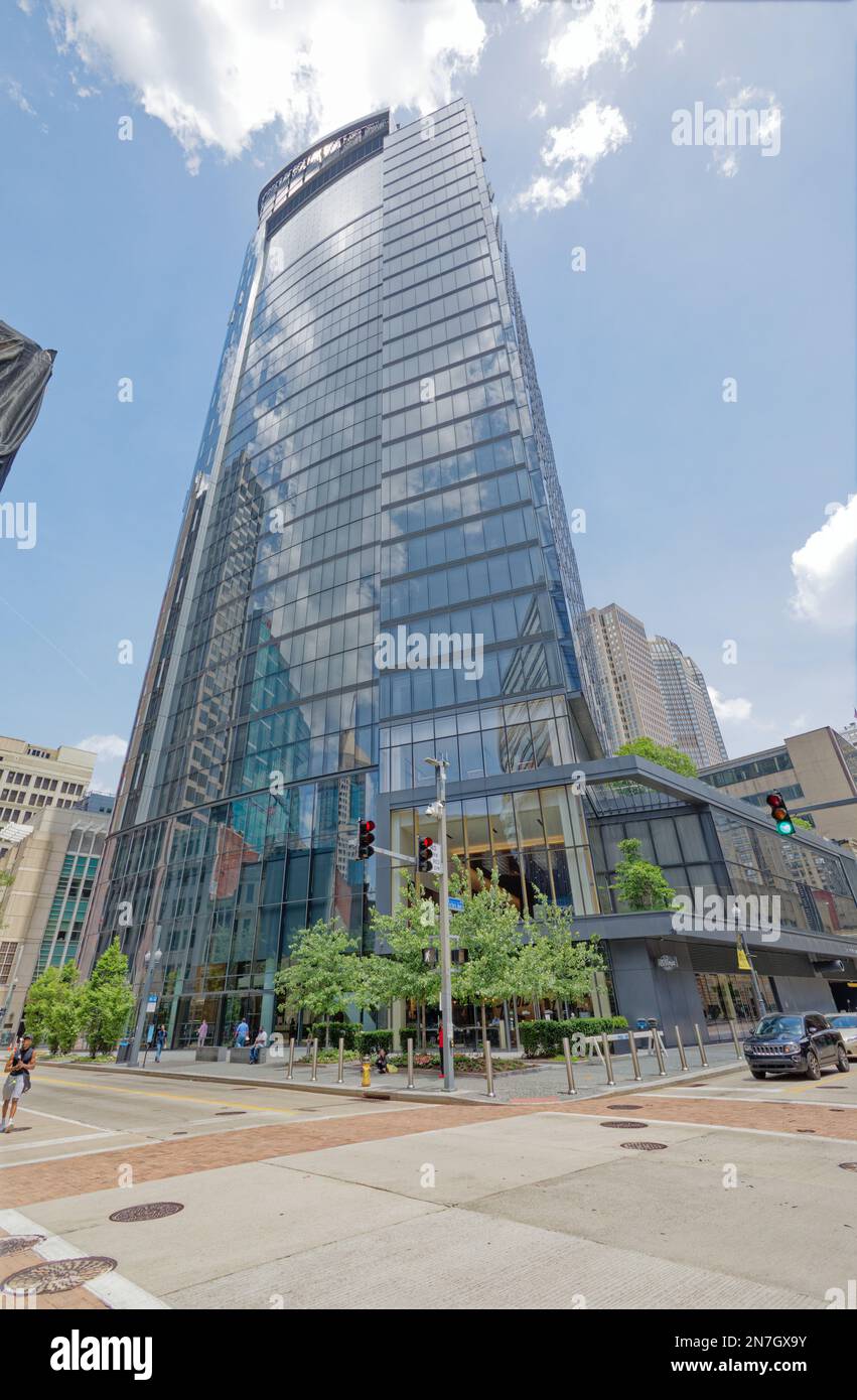 Pittsburgh Downtown: The Tower at PNC Plaza claims to be the world’s ...