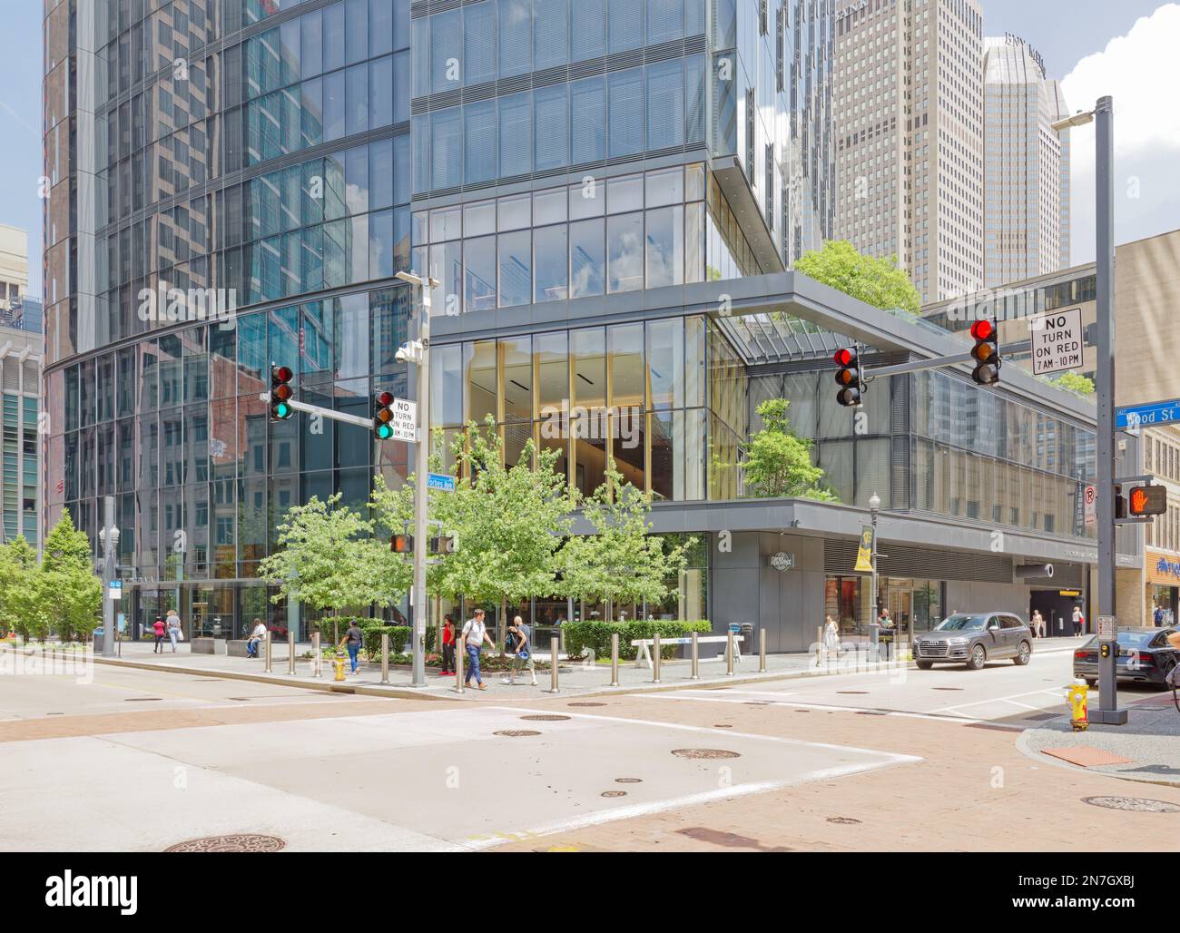Pittsburgh Downtown: The Tower at PNC Plaza claims to be the world’s ...