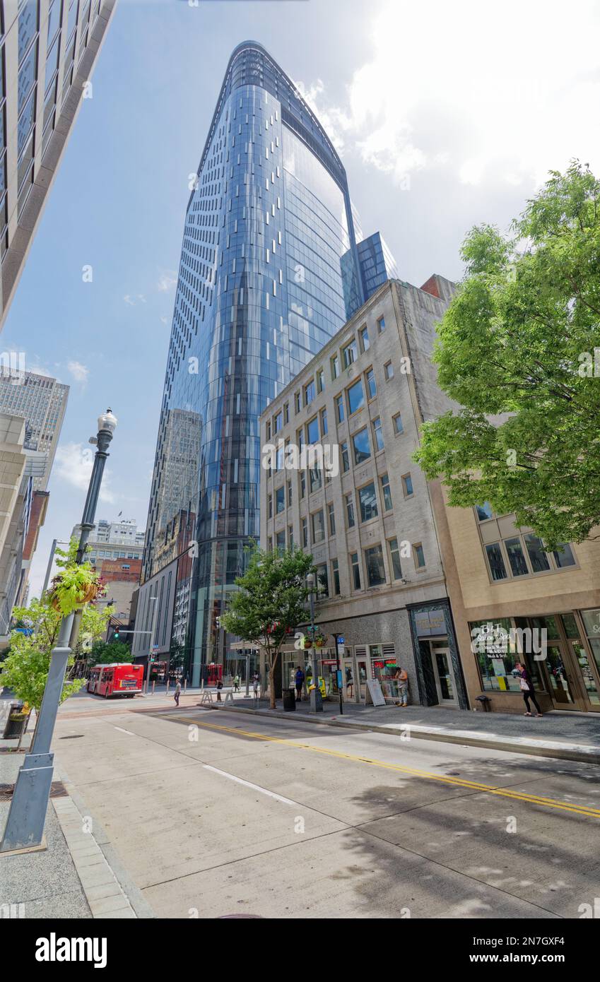 Pittsburgh Downtown: The Tower at PNC Plaza claims to be the world’s ...