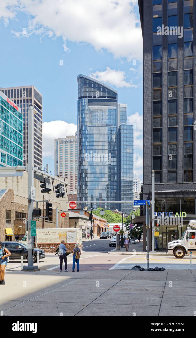 Pittsburgh Downtown: The Tower at PNC Plaza claims to be the world’s ...