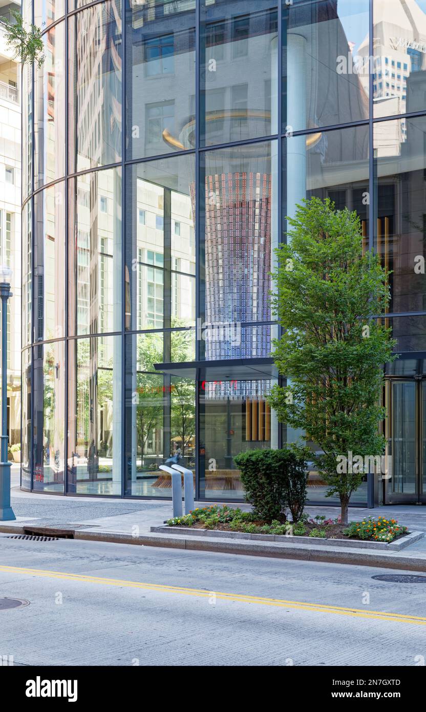 Pittsburgh Downtown: The Tower at PNC Plaza claims to be the world’s ...