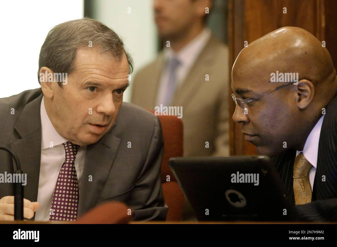 Illinois Senate President John Cullerton, D-Chicago, left, speaks to ...