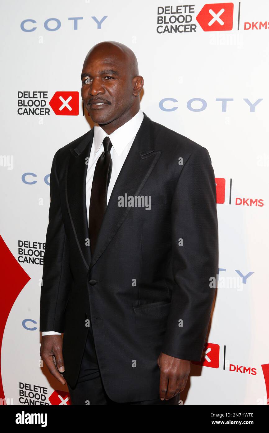 Evander Holyfield walks the red carpet at the seventh annual Delete ...