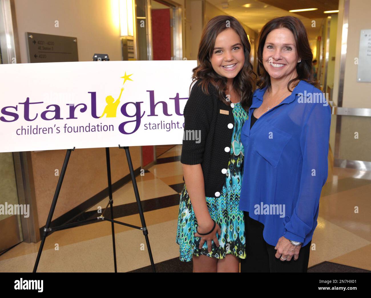 Actress and Starlight Ambassador Bailee Madison, and her mother Patti ...