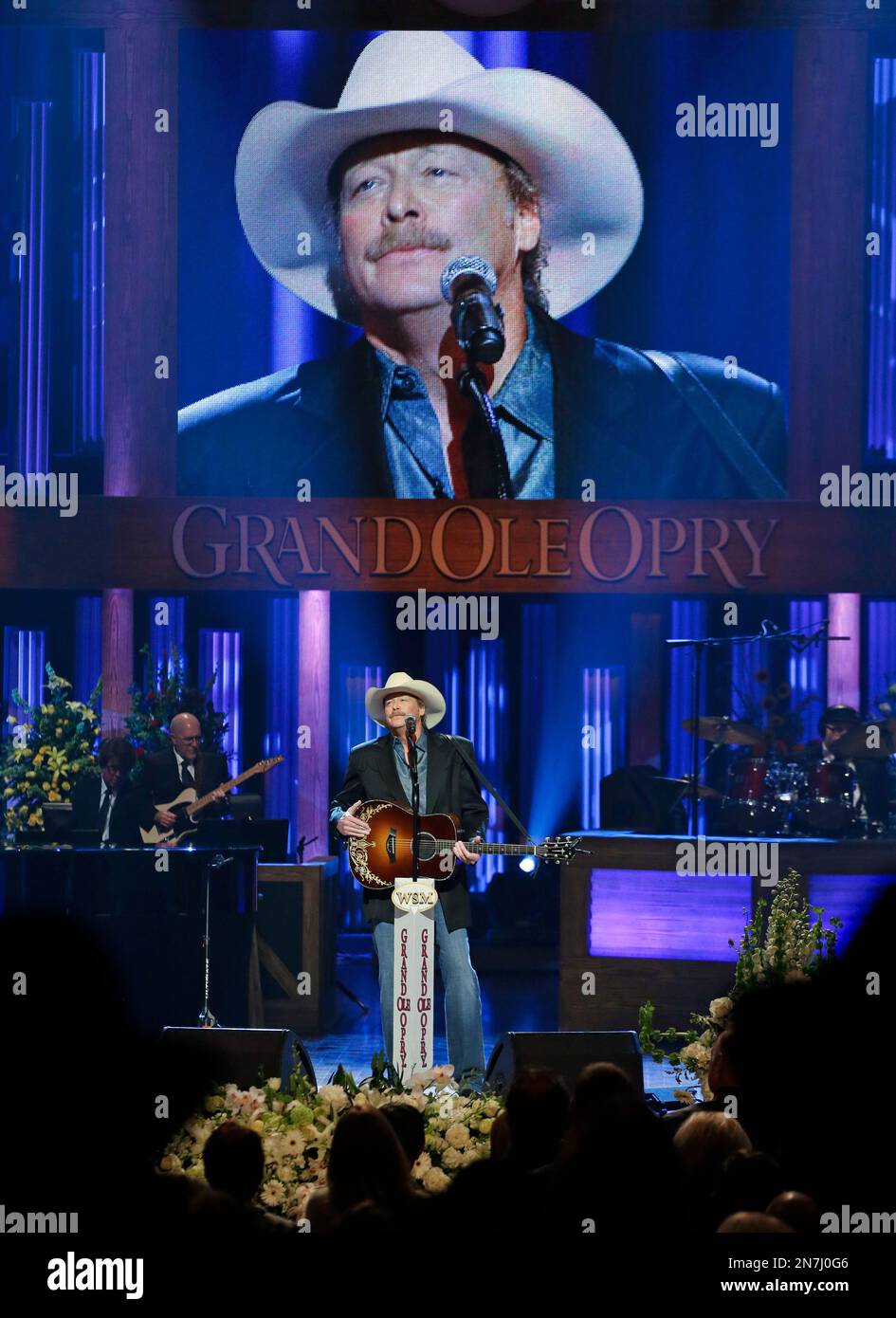 Alan Jackson performs during the funeral for country music star George ...