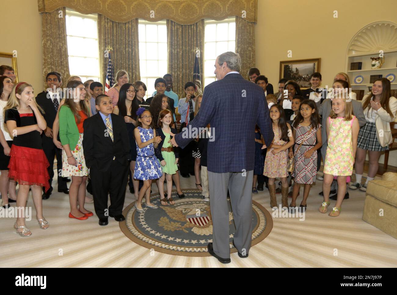 Former President George W. Bush, center, surprises 43 Dallas-Fort Worth ...