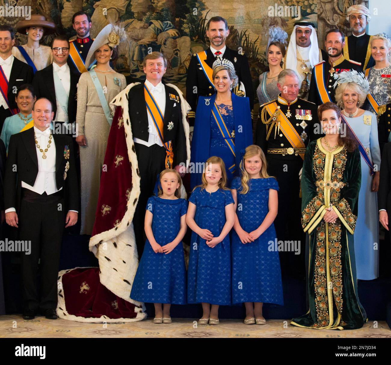 Dutch King Willem-Alexander and his wife Queen Maxima pose for a group ...
