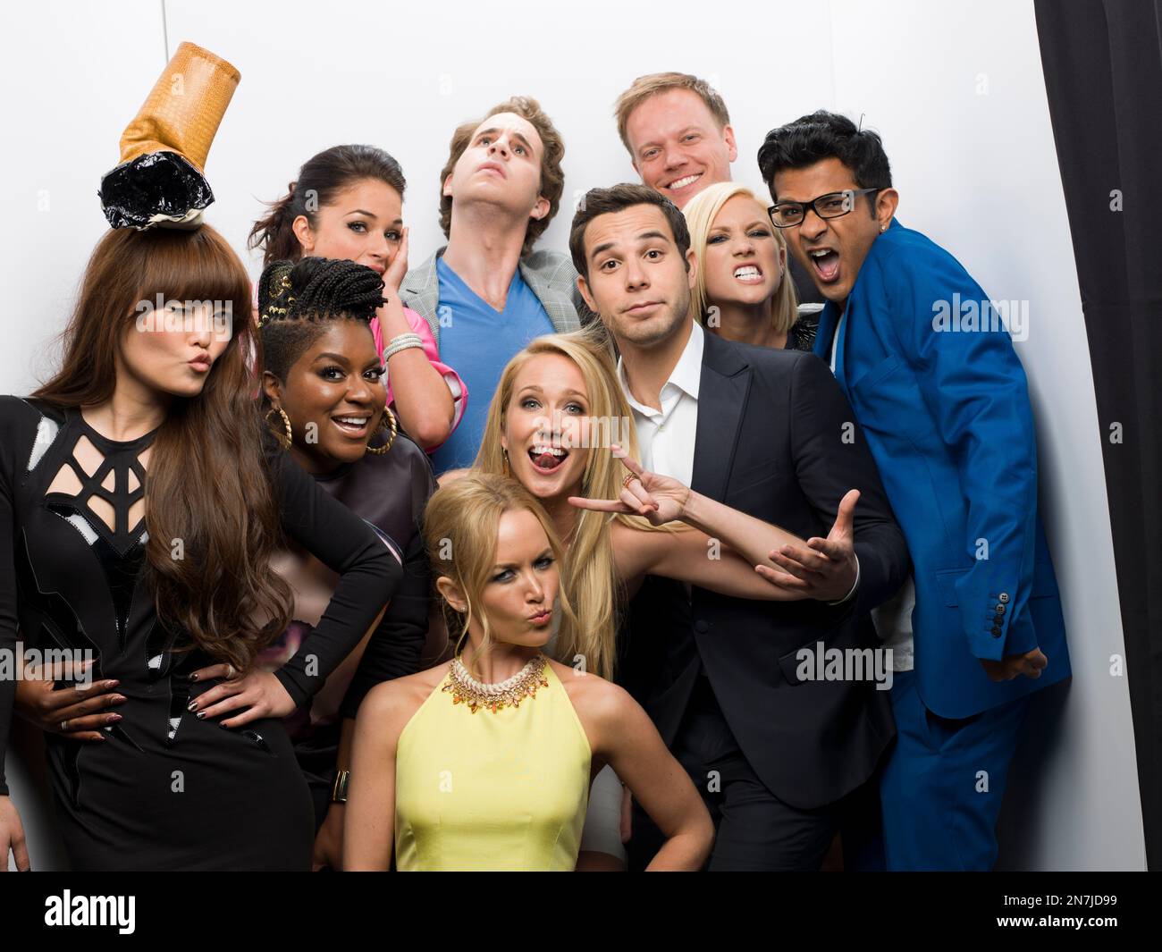 The cast of Pitch Perfect poses for a photo at the 2013 MTV Movie ...