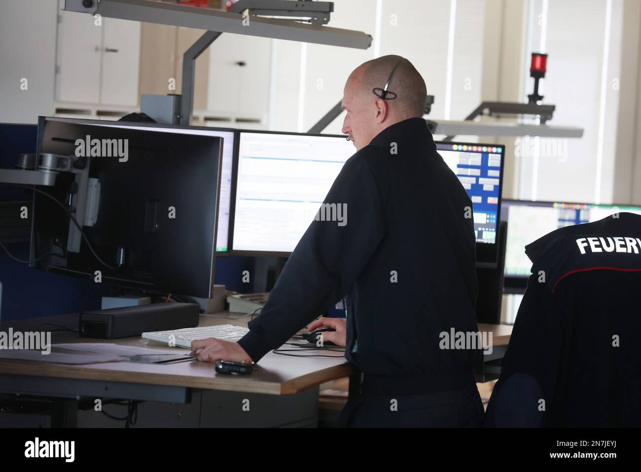 Gera, Germany. 09th Feb, 2023. A firefighter works in the rescue ...