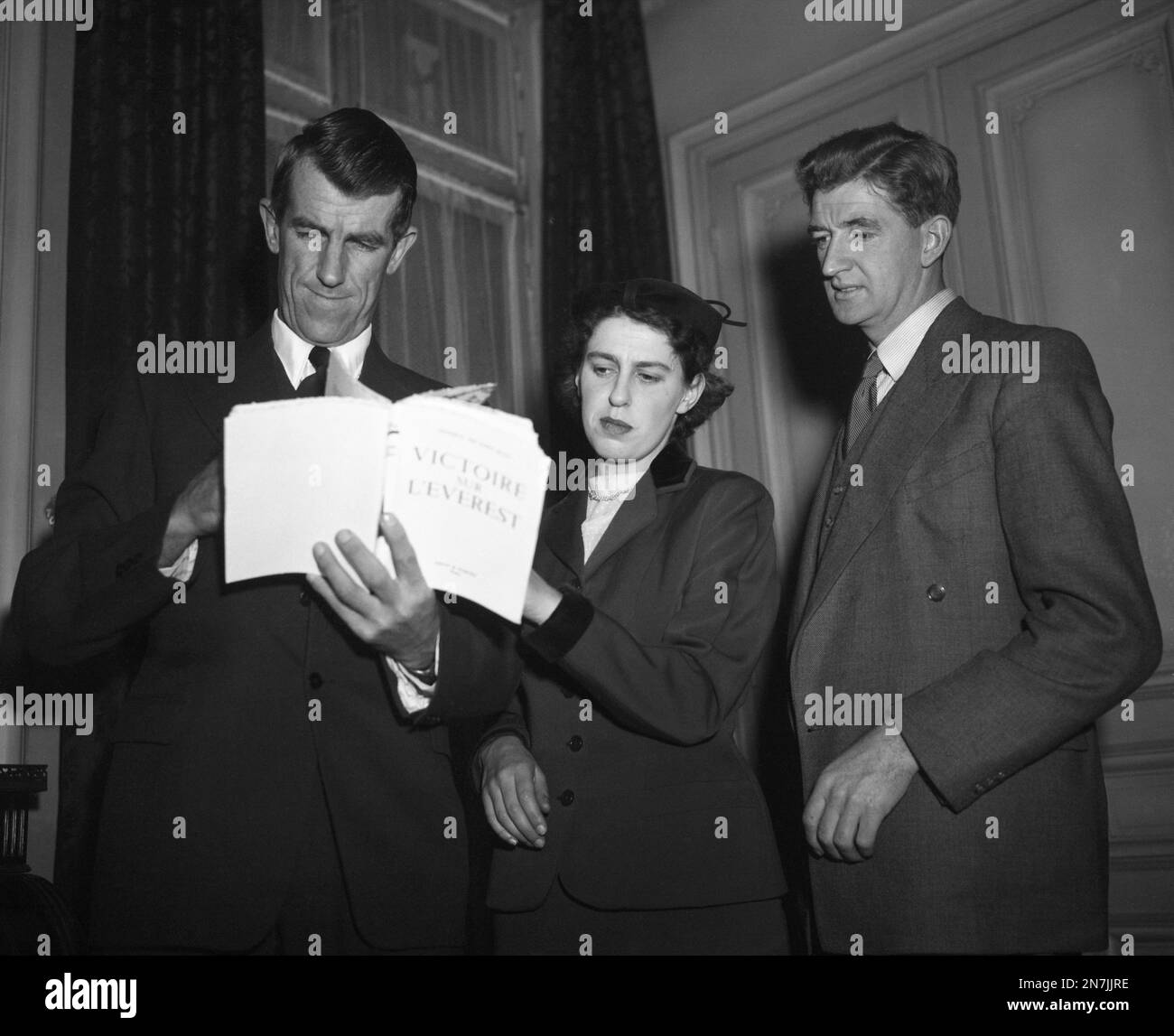 Sir Edmund Hillary with his wife Louise and George Lowe at the Hotel ...