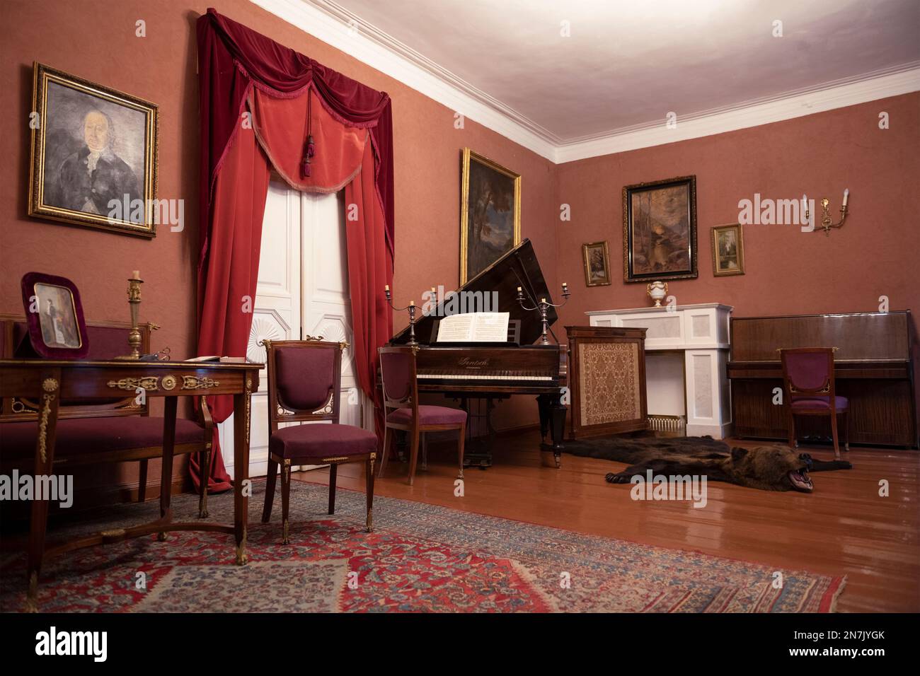 Living room interior old manor hi-res stock photography and images - Alamy