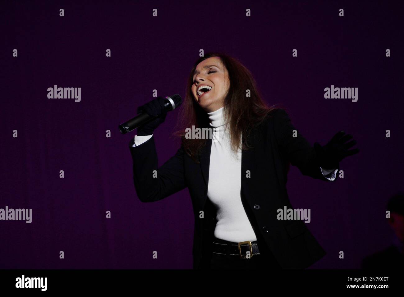 Spanish singer Ana Belen sings during a concert in La Paz, Bolivia ...
