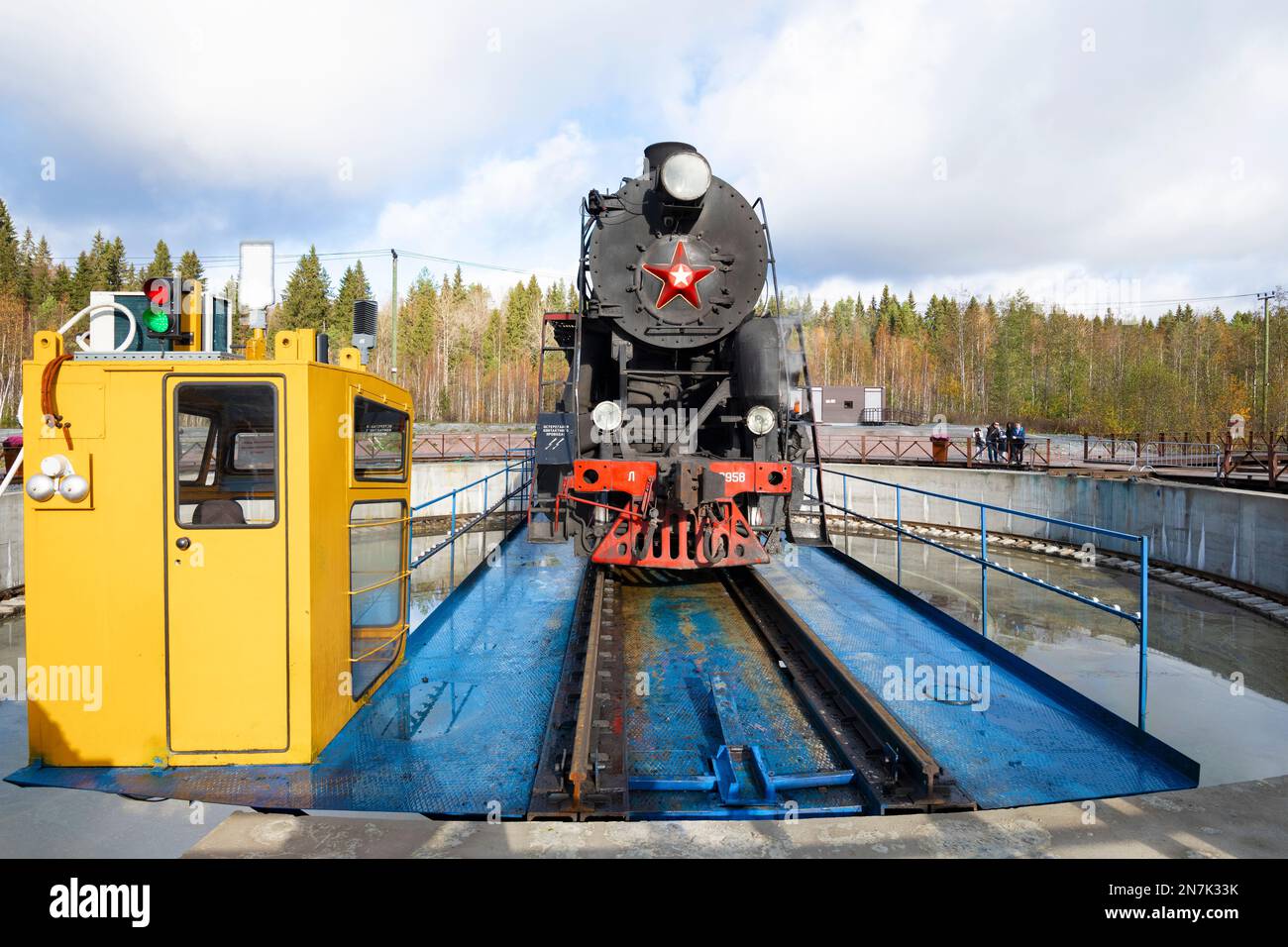 RUSKEALA, RUSSIA - OCTOBER 09, 2022: Turntable with steam locomotive of ...
