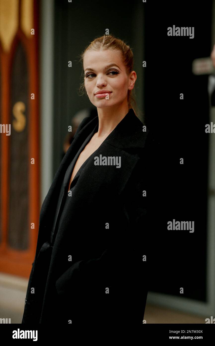 Daphne model hi-res stock photography and images - Alamy