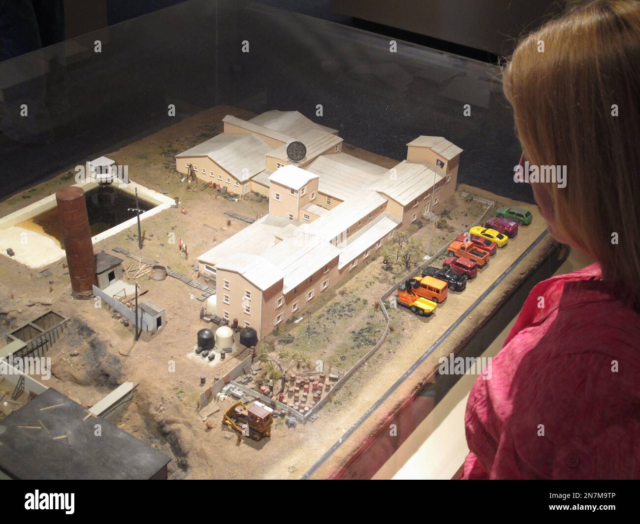 Heather Jones Burson looks at a model of the Branch Davidian compound ...