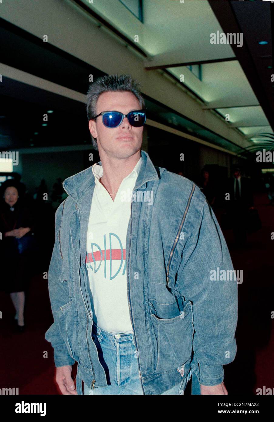 Chicago Bears quarterback Jim McMahon arrives at Los Angeles ...