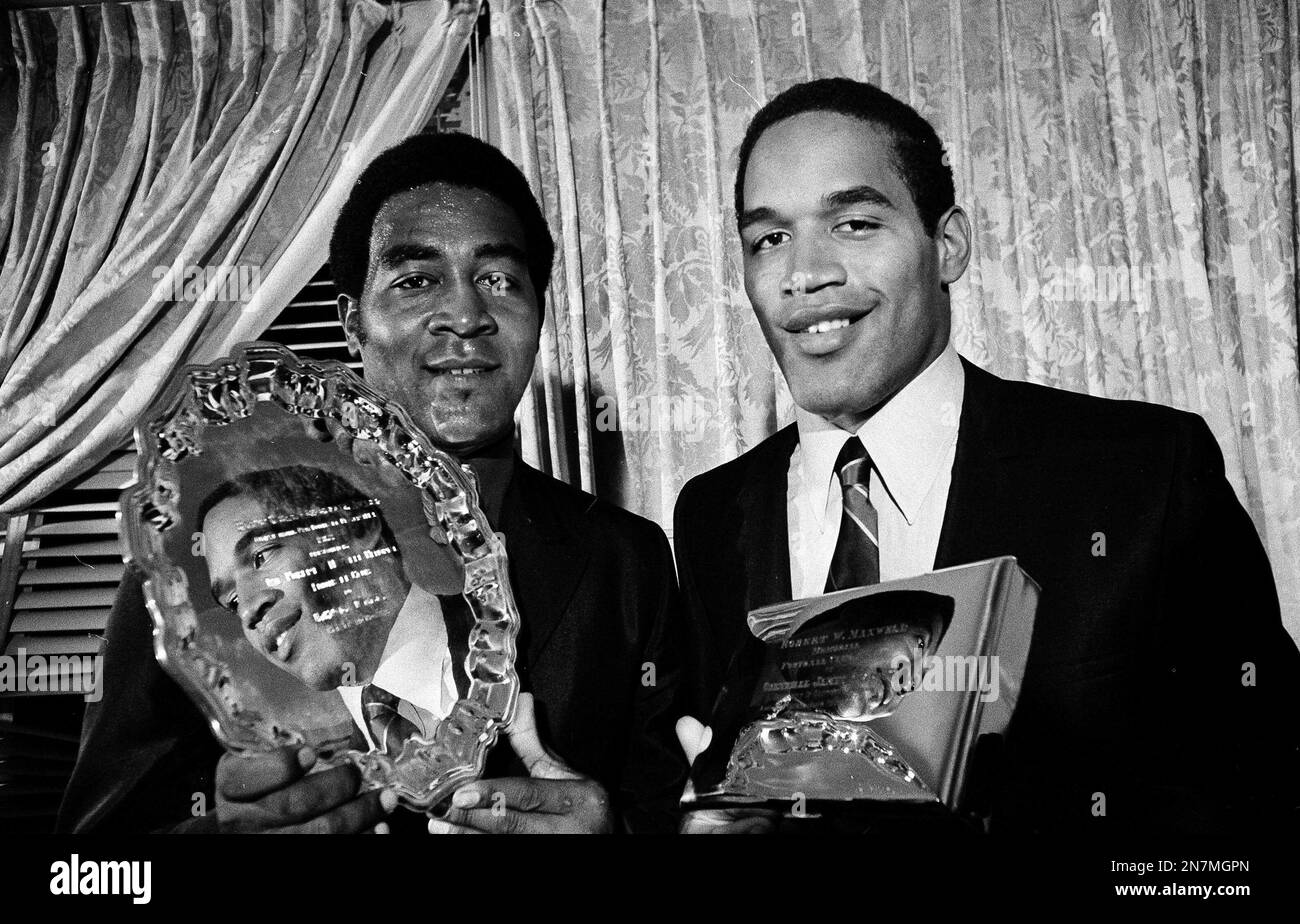 Leroy Kelly, left, of the Cleveland Browns, and O.J. Simpson of ...
