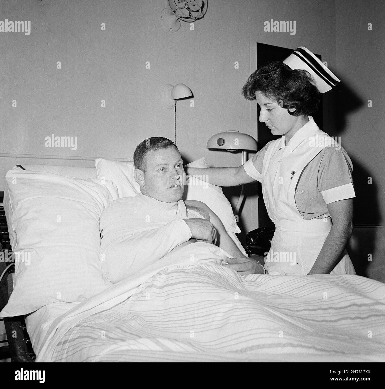 Sonny Jurgensen, Philadelphia Eagles quarterback, injured in the NFL ...