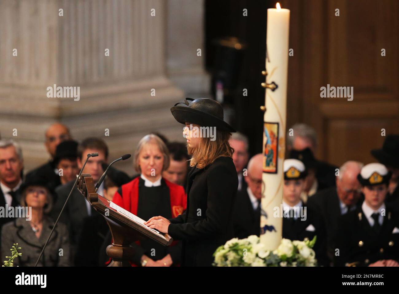 Amanda Thatcher gives a reading during the ceremonial funeral of former ...
