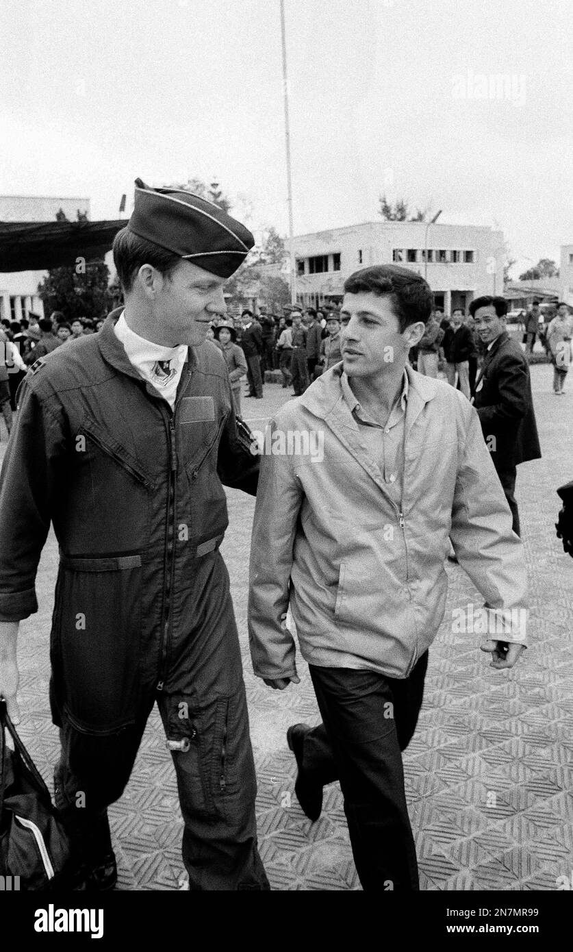 Marine Sgt. Ronald L. Ridgeway, right, who was reported killed at Khe ...