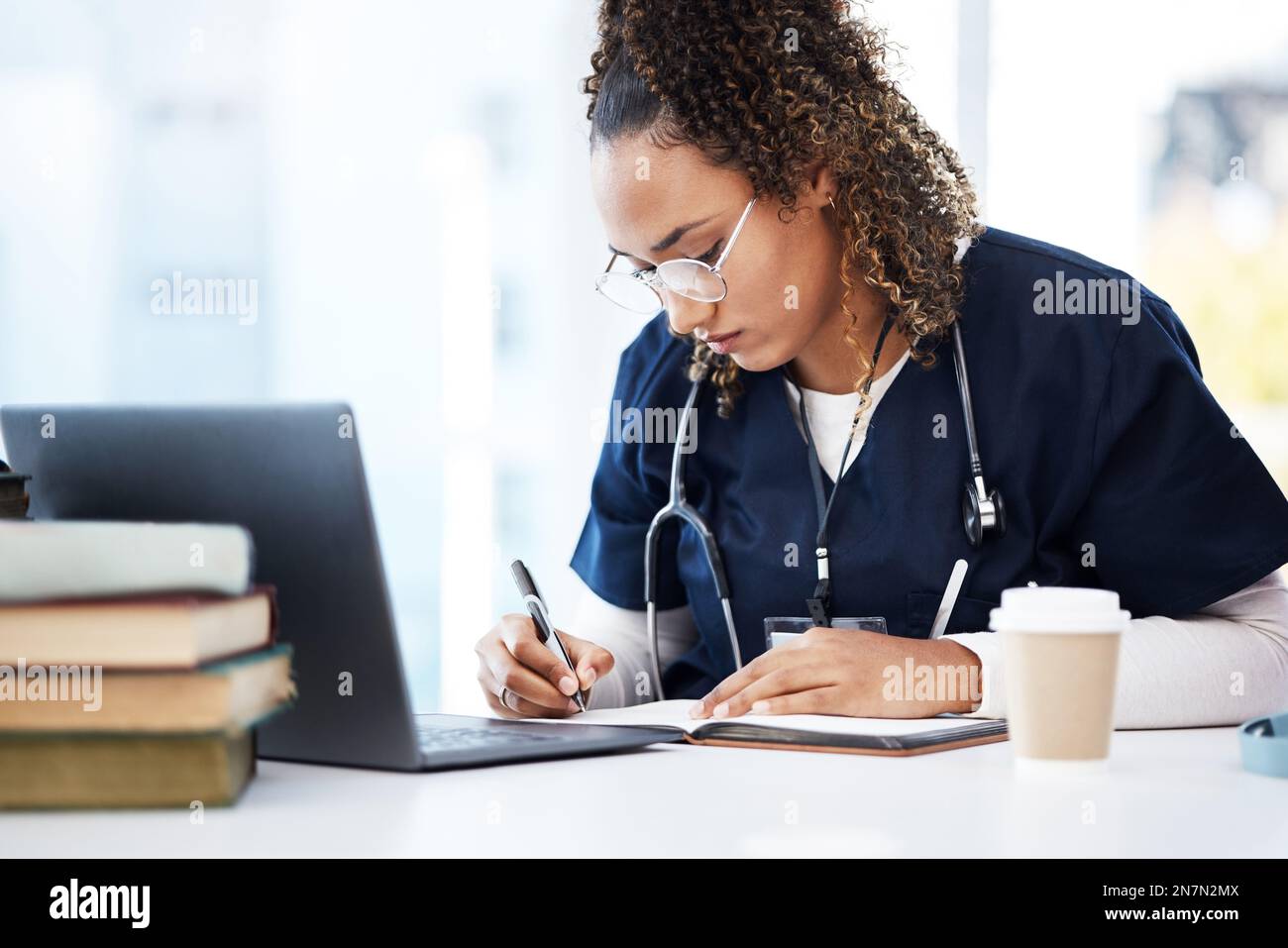 Medical student, thinking or writing books in research education ...