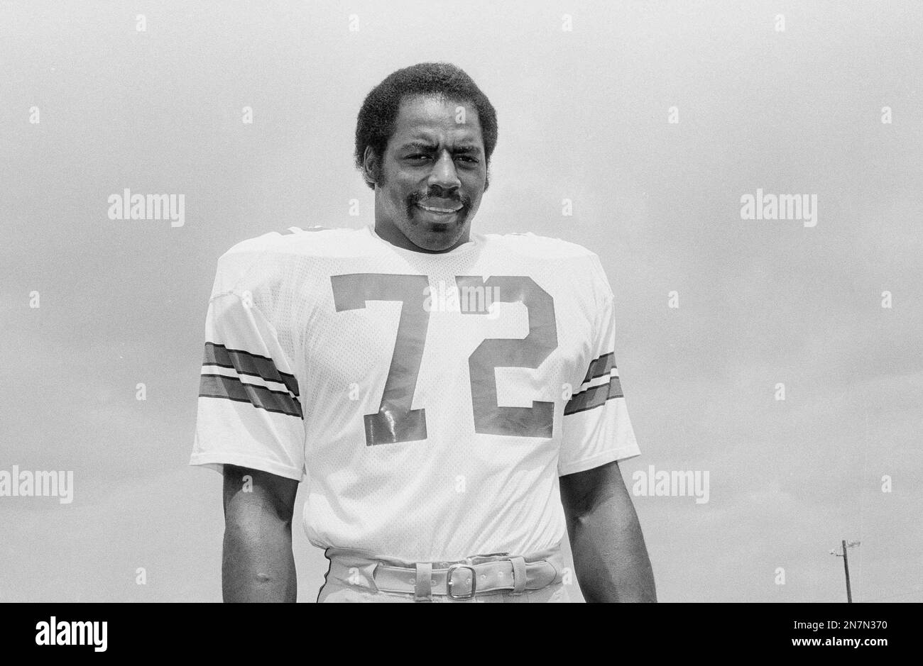 Dallas Cowboys defensive end Ed "Too Tall" Jones poses, 1978. (AP Photo ...