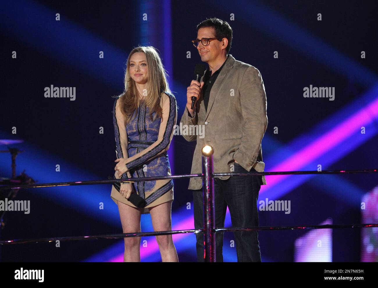 Steve Carell, right, and Amanda Seyfried present the award for best ...