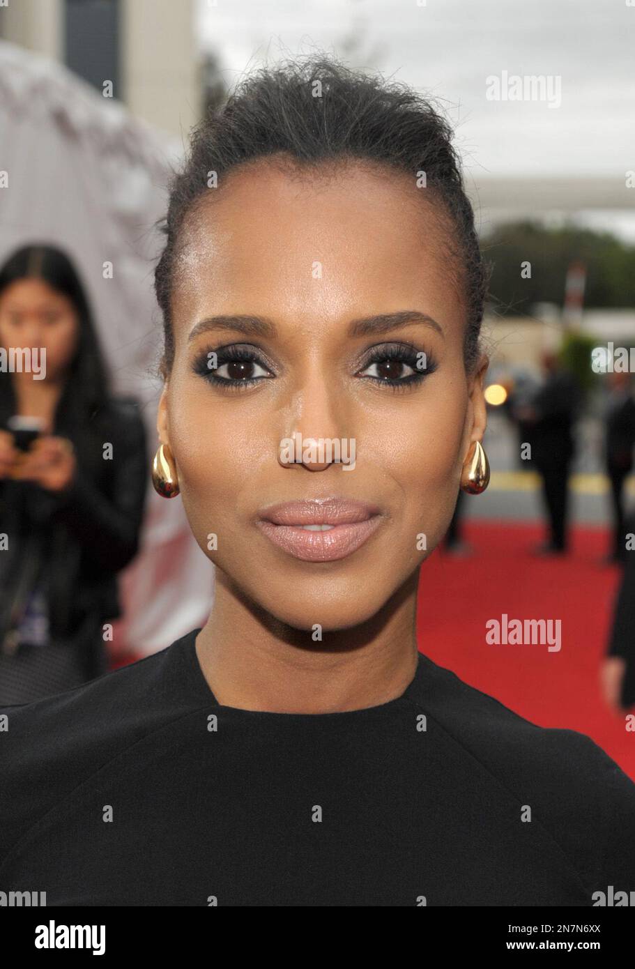 Actress Kerry Washington arrives at the MTV Movie Awards in Sony ...
