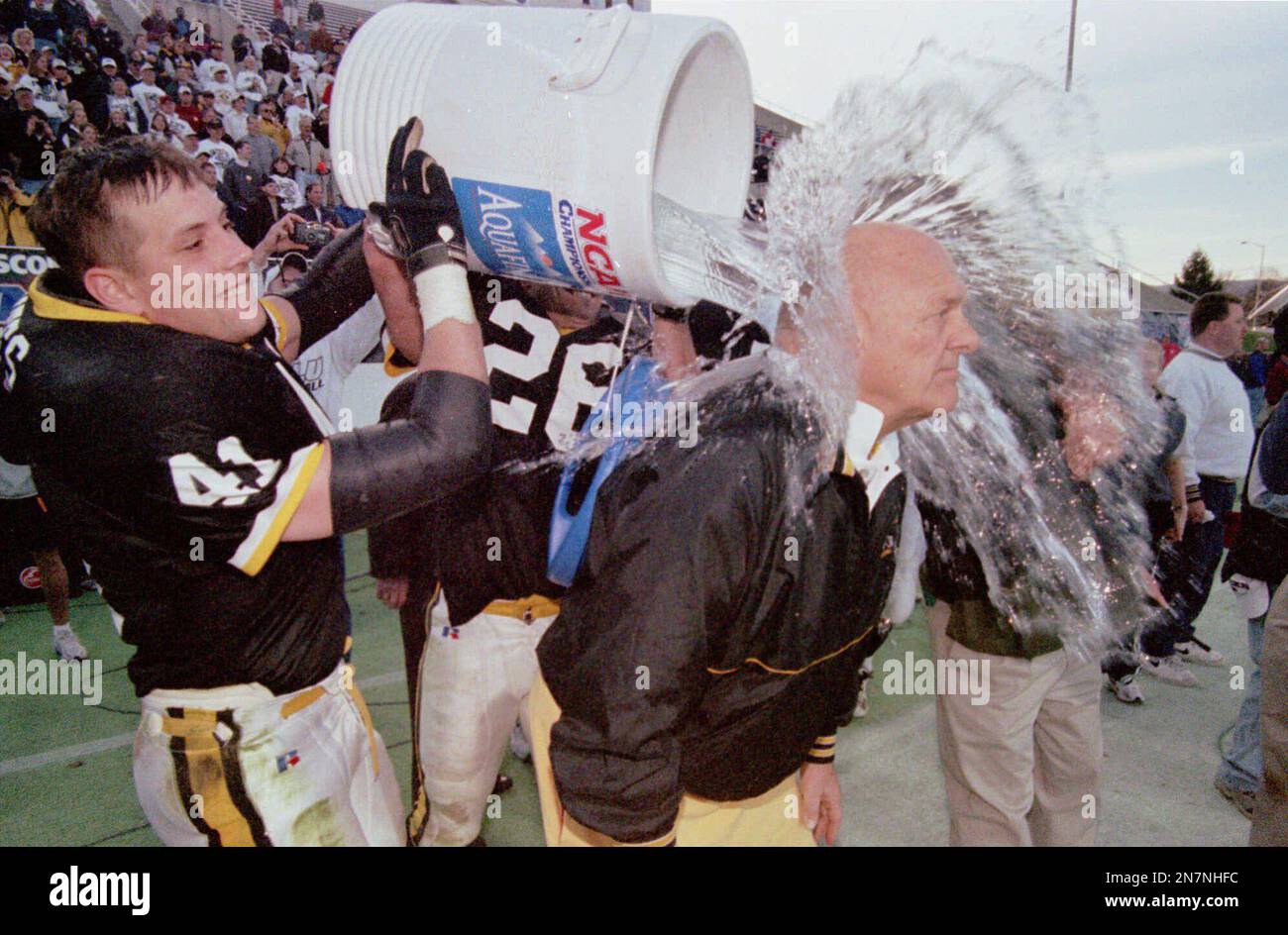 FILE - In this Dec. 17, 1989, file photo, Pacific Lutheran linebacker ...