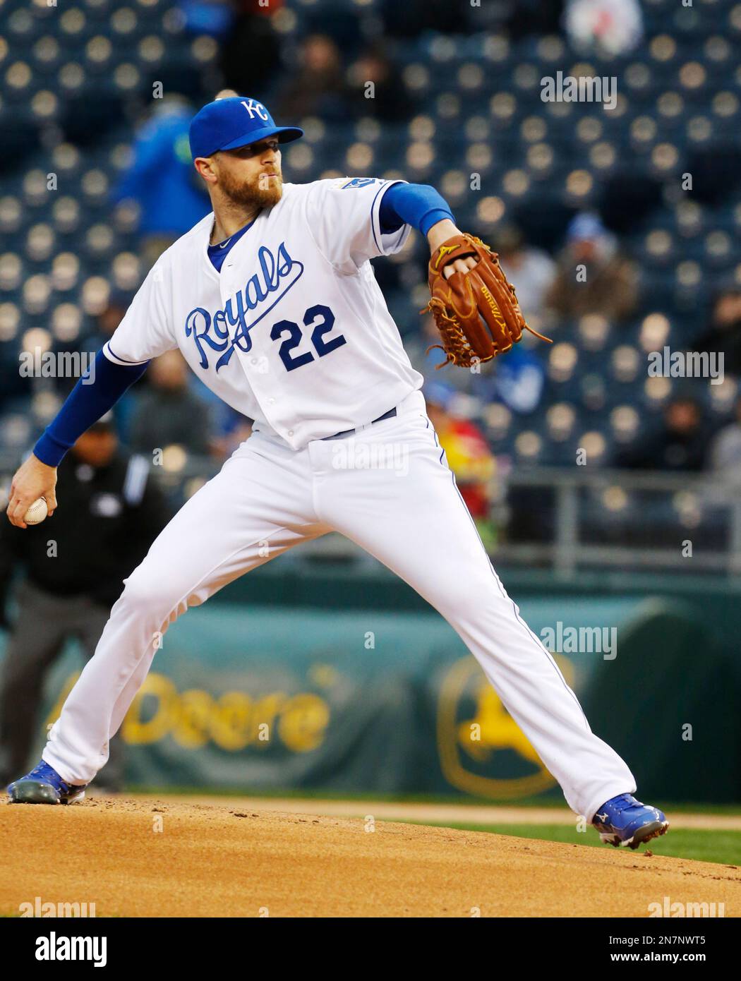 Kansas City Royals starting pitcher Wade Davis (22) delivers to ...
