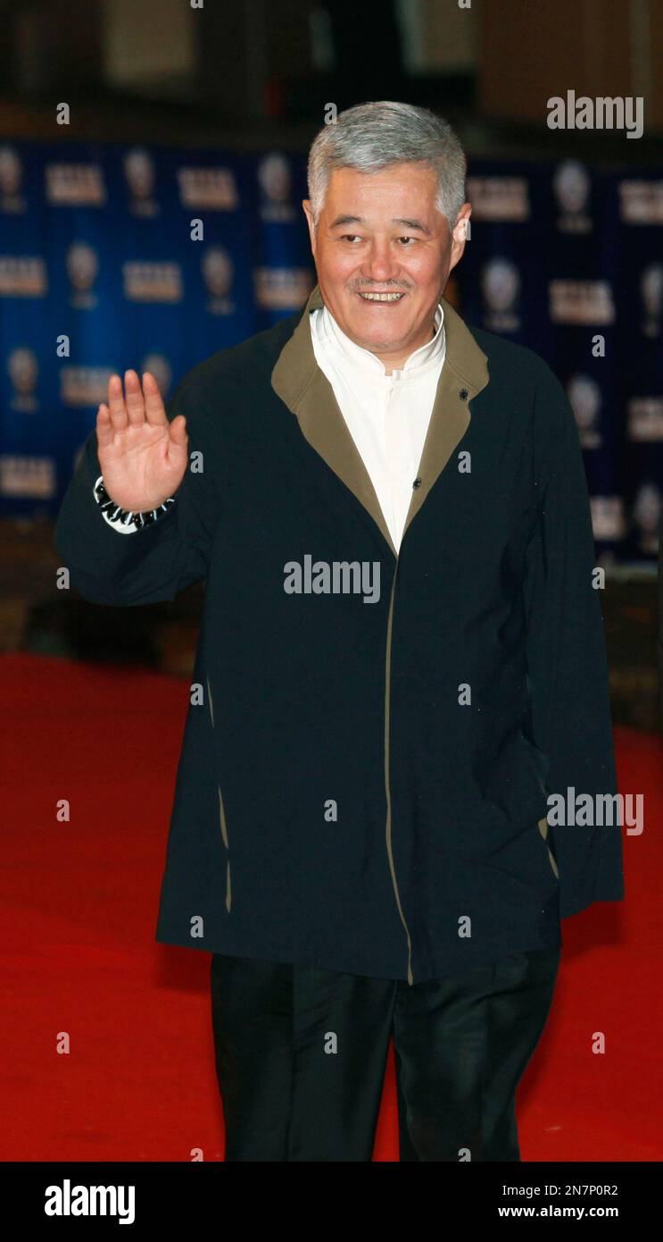 Chinese actor Zhao Benshan poses on the red carpet at the Huading ...