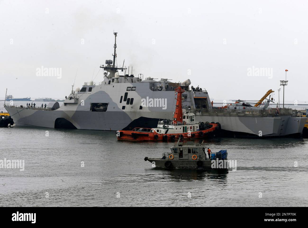 The USS Freedom (LCS-1) docks at Manila South Harbor for its first ever ...