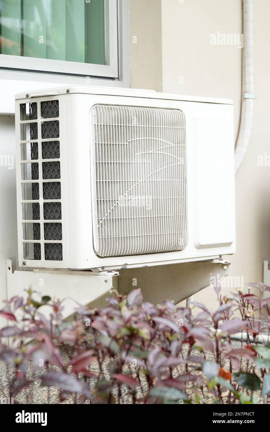 Split ac hi-res stock photography and images - Alamy