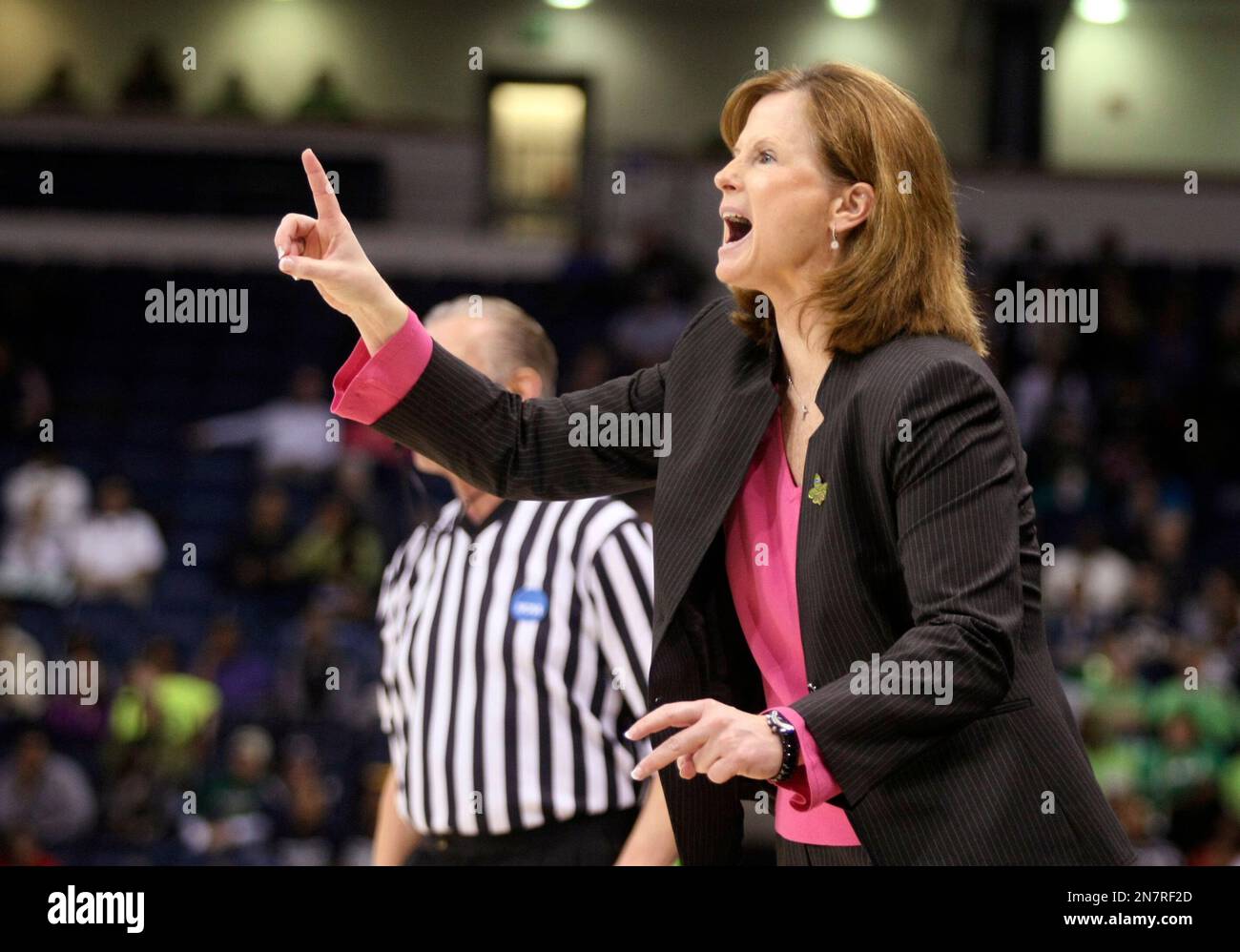 Kansas head coach Bonnie Henrickson direct her team during the second ...