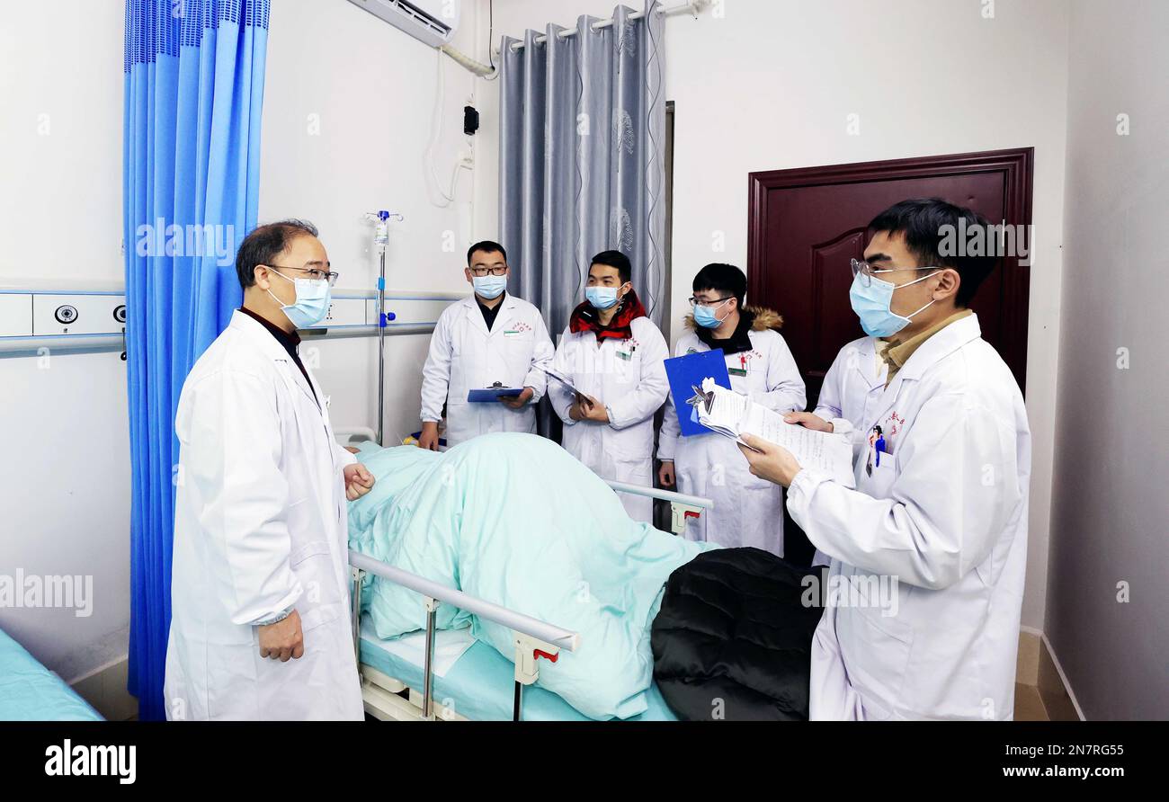 Ward round hospital hi-res stock photography and images - Alamy