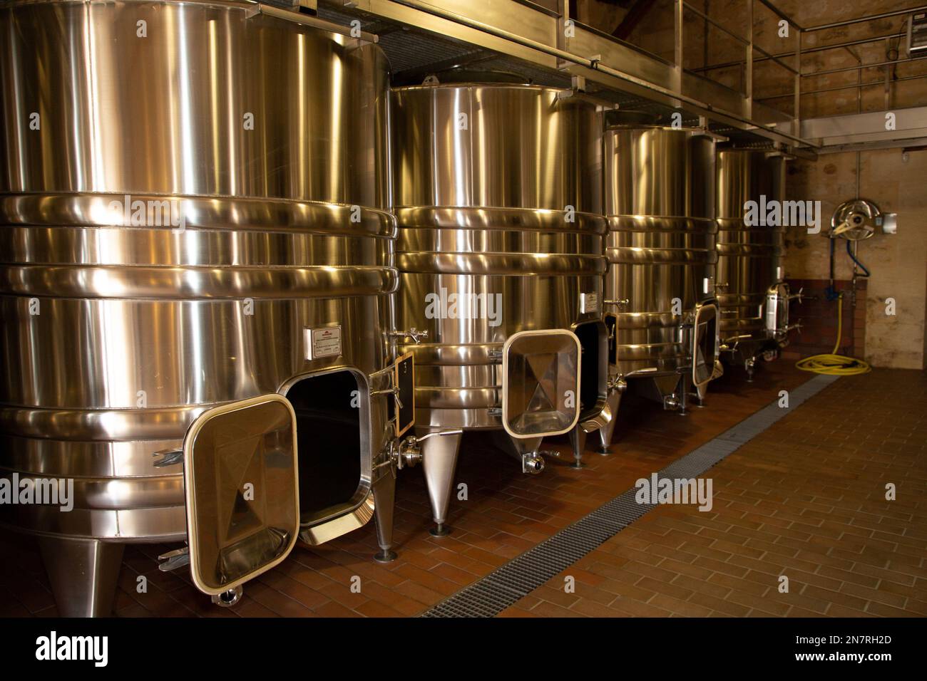 Stainless steel vat hi-res stock photography and images - Alamy