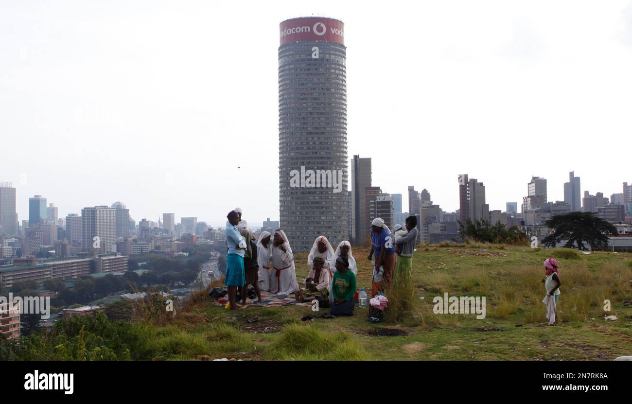 Worshippers offer prayers for Easter and former South African president ...